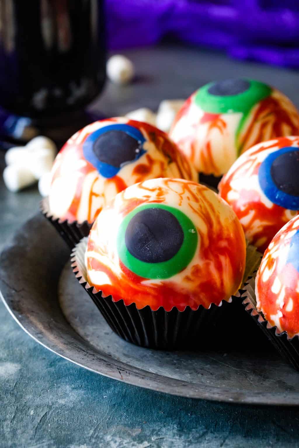 Halloween EyeBall Hot Cocoa Bombs + Video - The Seaside Baker
