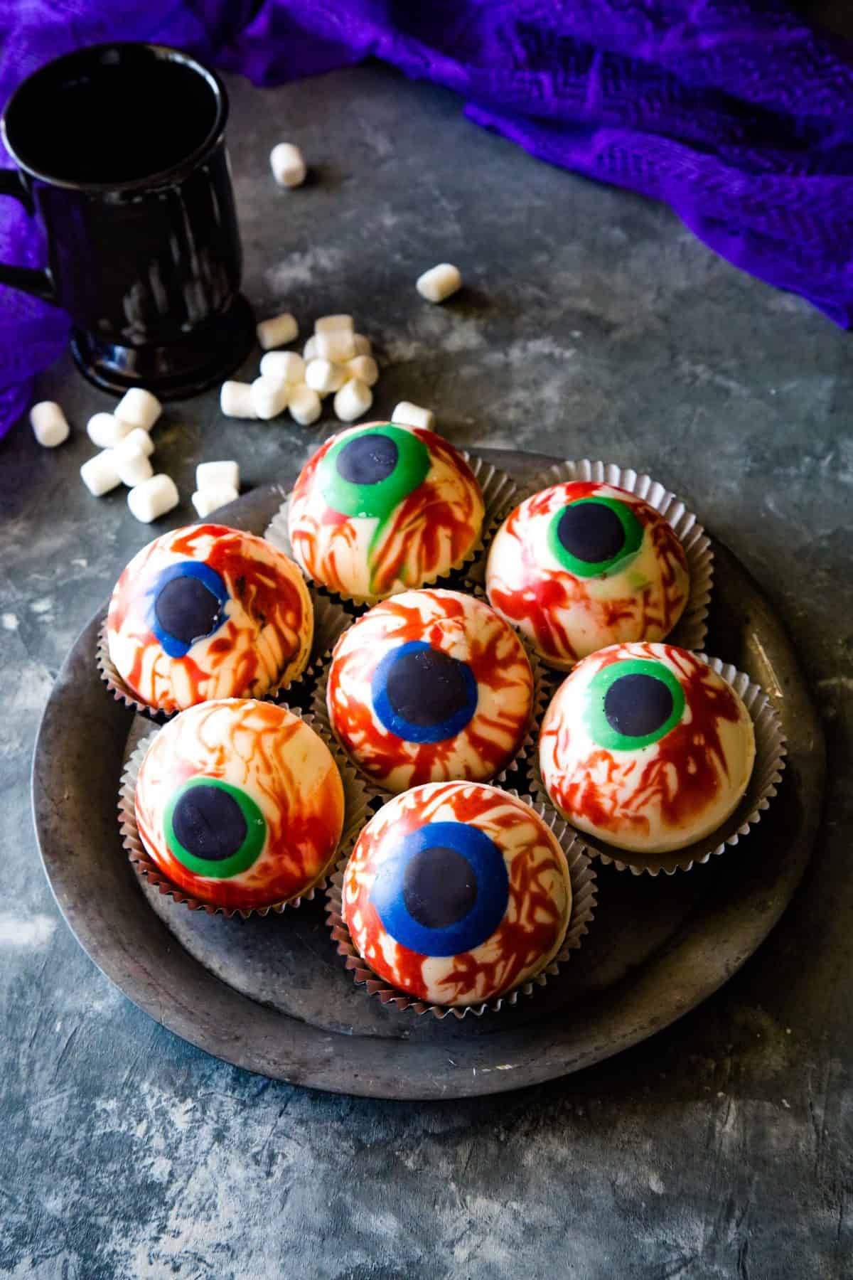 Halloween EyeBall Hot Cocoa Bombs + Video - The Seaside Baker