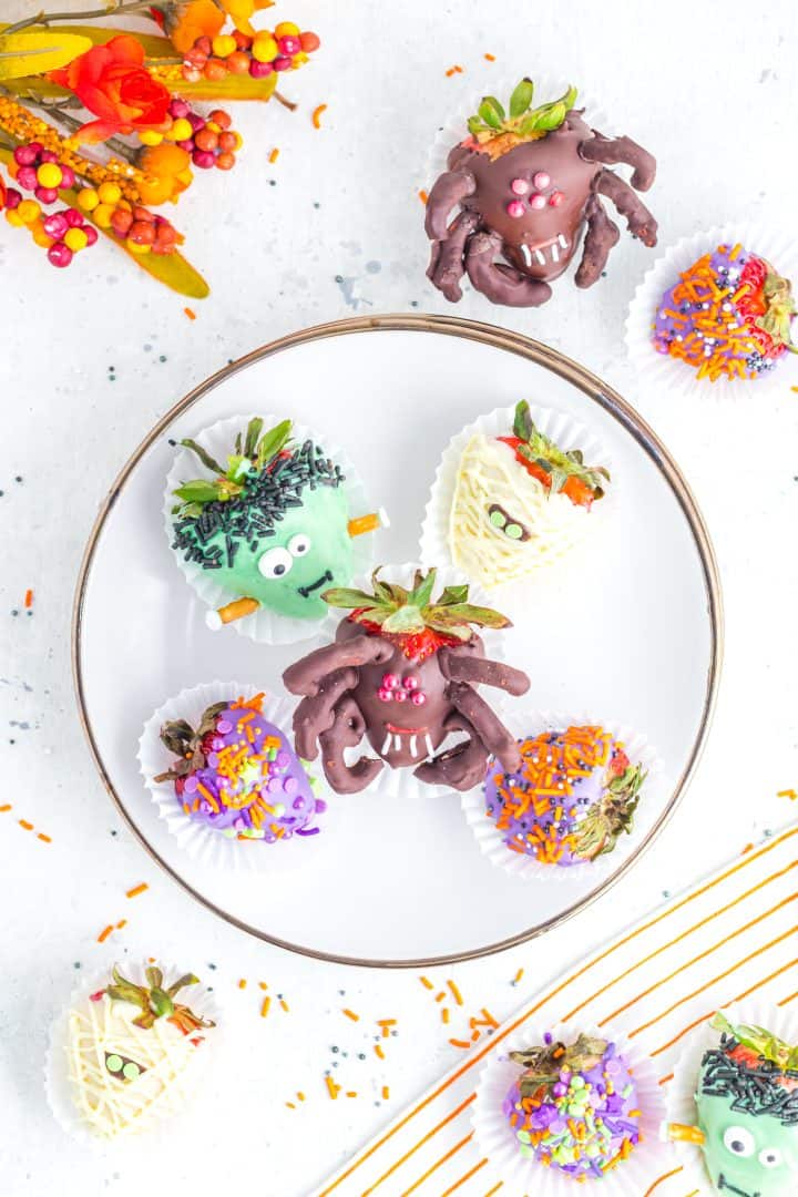 Halloween Chocolate Dipped Strawberries - The Seaside Baker